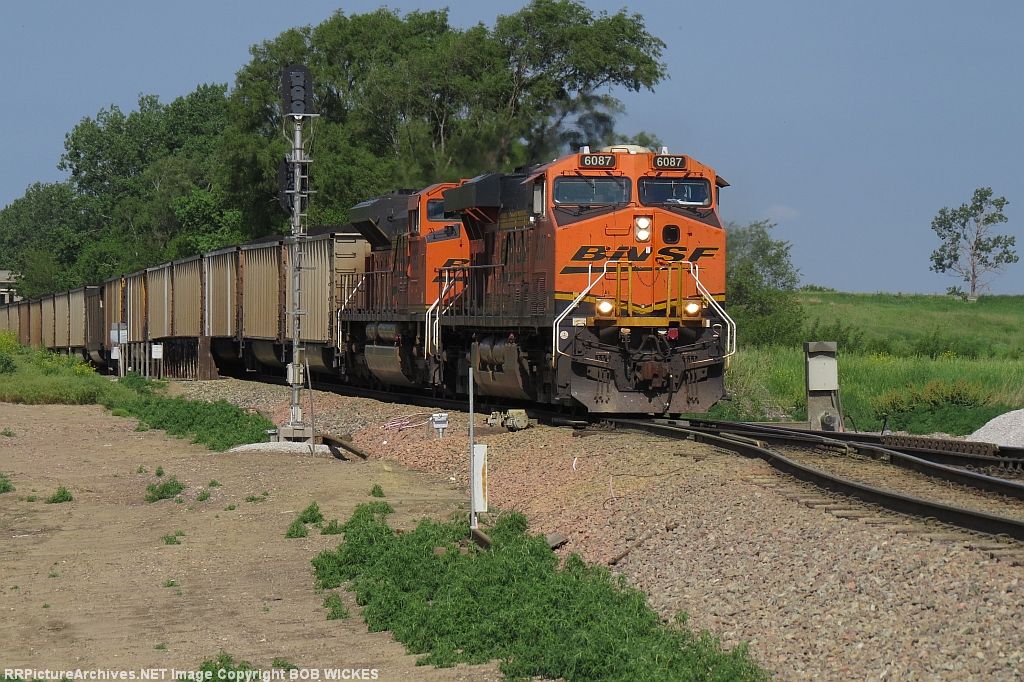 BNSF 6087